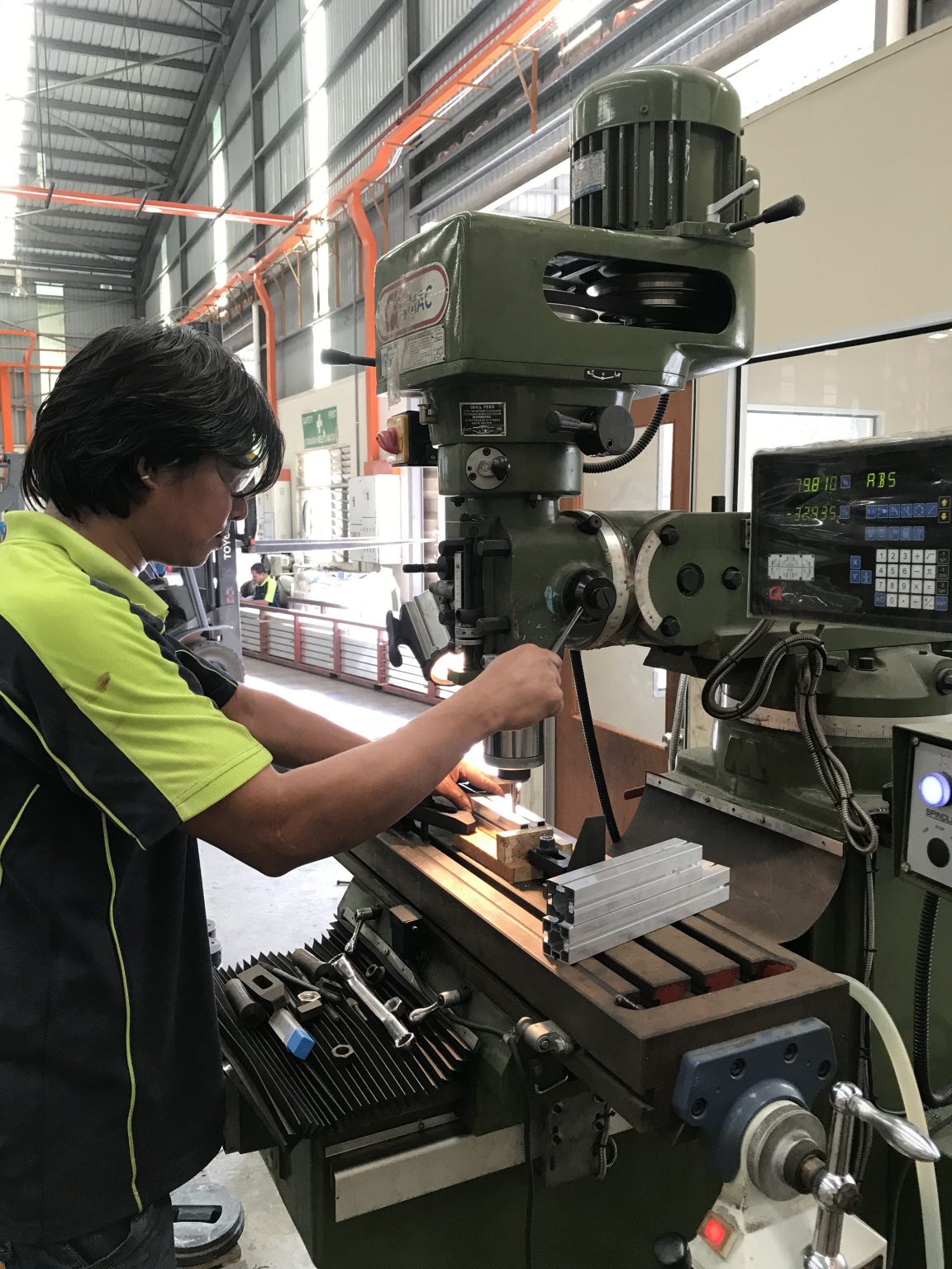 De-burring – Success Aluminium